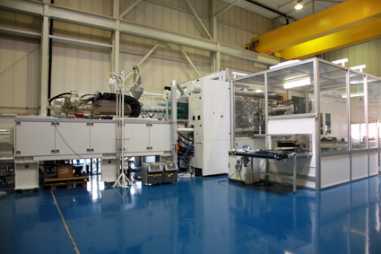 GE Plastics abre un centro de acristalamiento para la automoción en ...