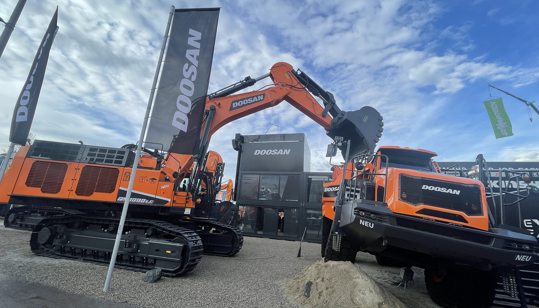 Doosan lança o novo ADT DA45-7 4x4 na Bauma 2022 - Engeobras ...