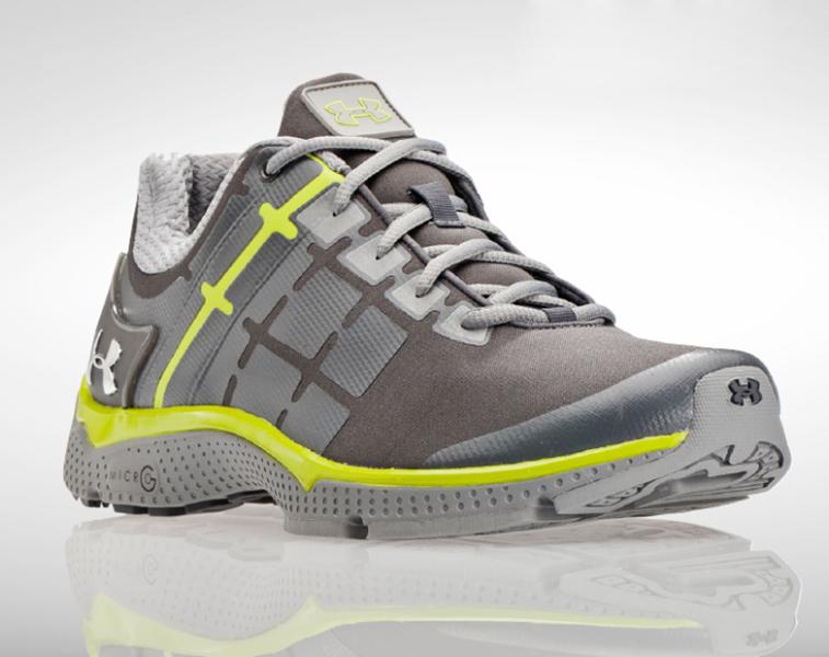 Under Armour presenta sus nuevas UA Micro G Slpit II - Material Deportivo