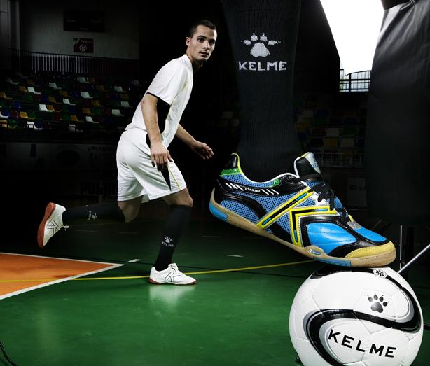 Kelme prepara su nueva campaña Kelme Star 360º - Material Deportivo